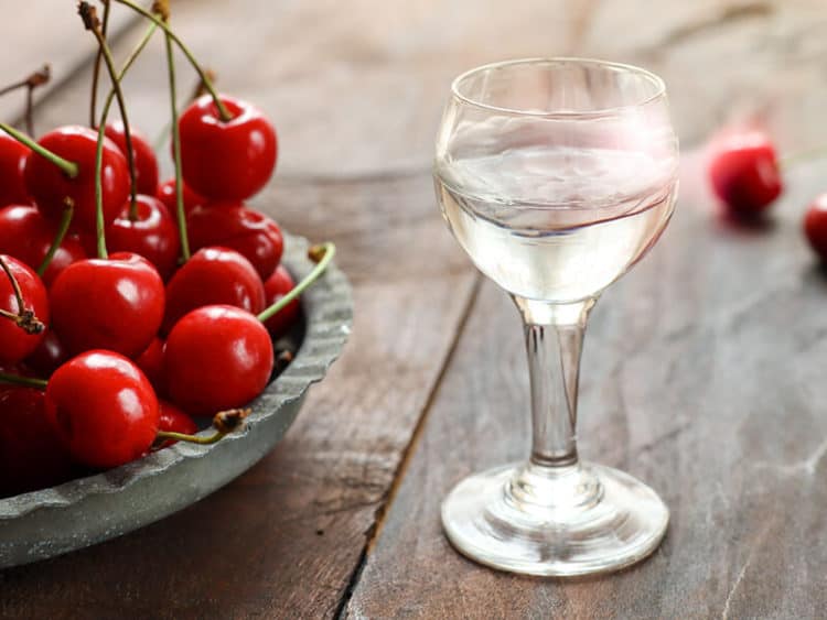 20 Kirsch Substitutes That Are Both Non-Alcohol And Alcohol