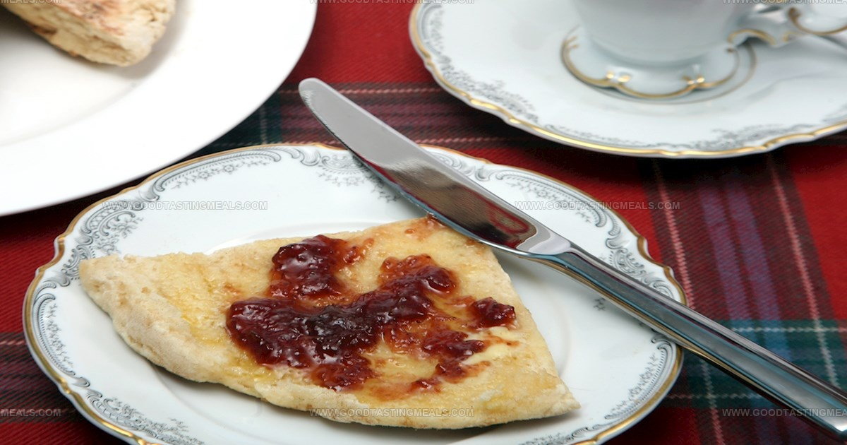 20 Delightful Traditional British Breads You Must Taste - Good Tasting ...